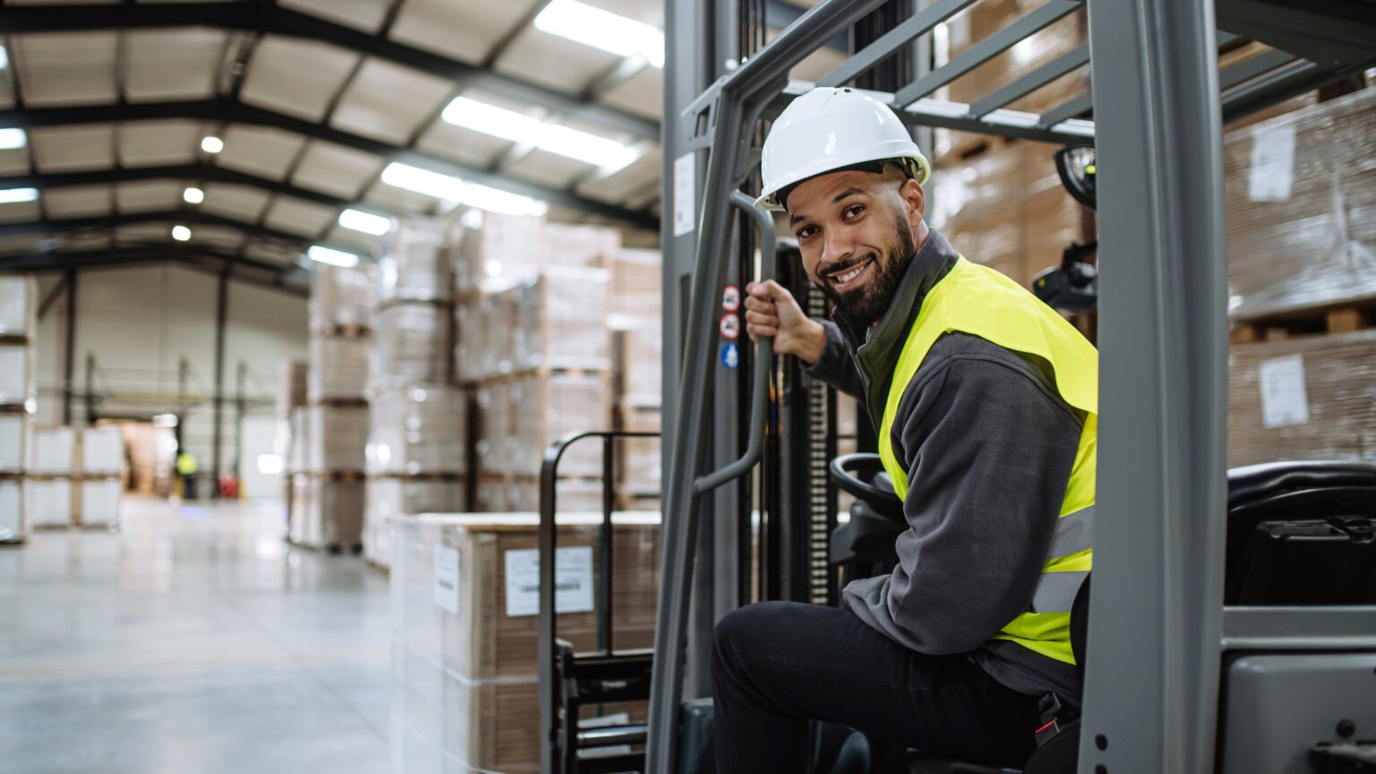 Safety Best Practices for Warehouse Workers Using Power Lift Equipment ...